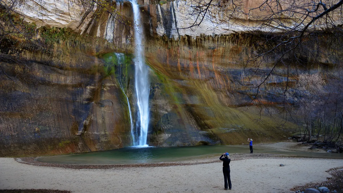 Rockfall Horror: Kids Dodge Death at Utah Waterfall! - Patriot Newswire